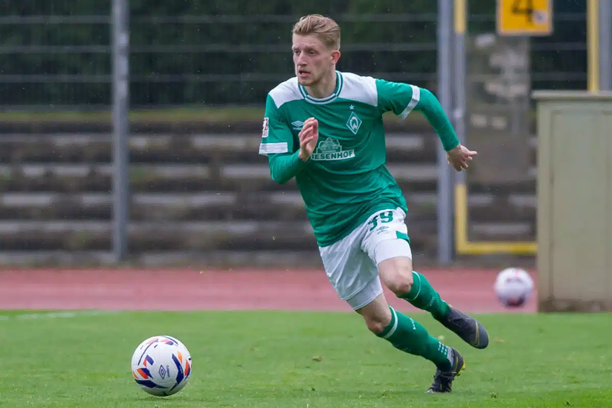 Jan-Niklas Beste: Freundin, Gehalt, Bart, Herkunft & BVB-Zeit