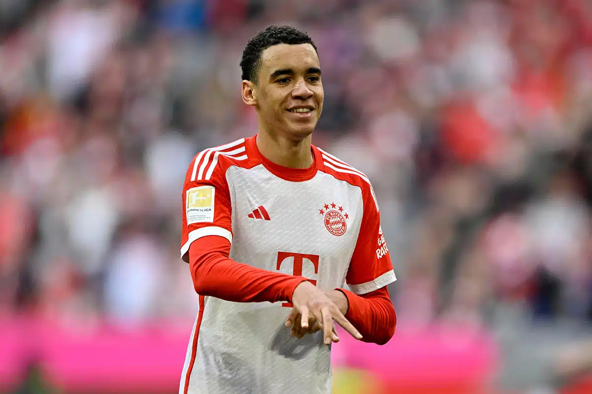 Jamal Musiala: Gehalt, Freundin, Herkunft & Rekorde